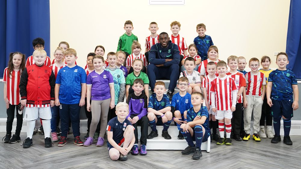 Stoke City FC - Tchamadeu makes surprise visit to local primary school
