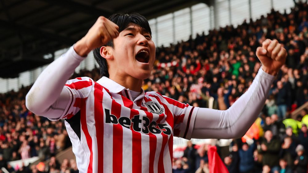Stoke City FC - Bae Junho bags Player of the Season award