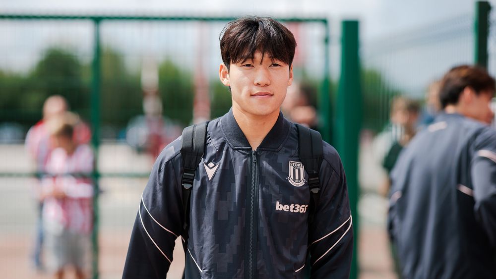 Stoke City FC - Johansson and Junho start in ST4