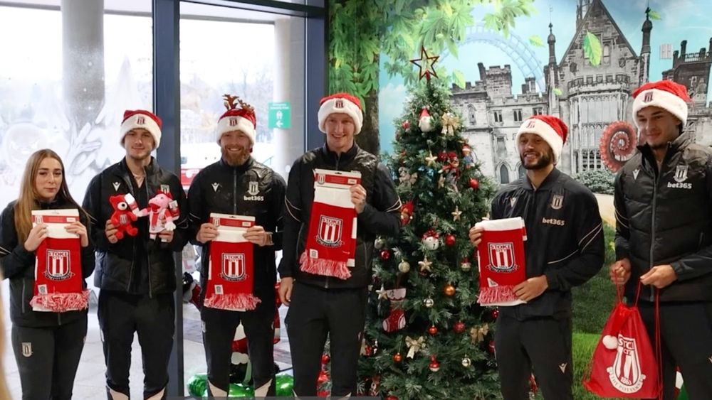 Stoke City FC - Potters put smiles on faces during Christmas visit