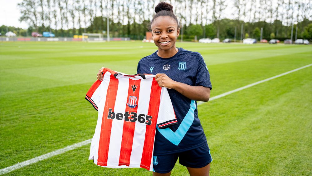 Stoke City FC - Monique makes City switch
