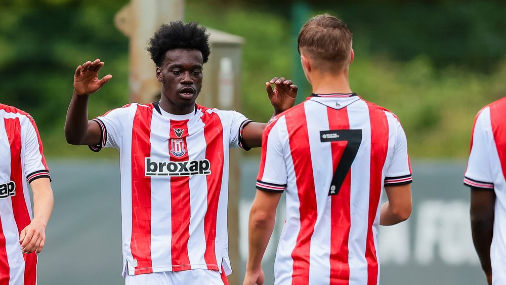 Stoke City FC - Accommodate the stars of the future as a host family