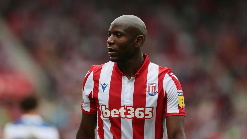 Stoke City FC - Benik heads out